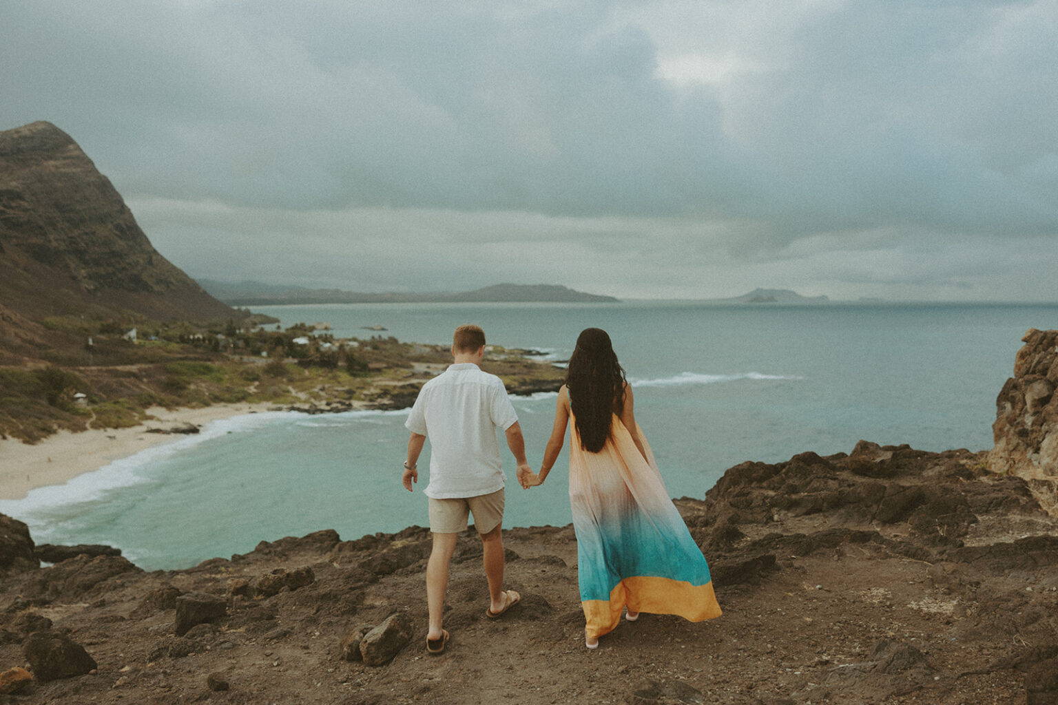A Romantic Oahu Honeymoon Photoshoot for Emma and Caden - valoryevalyn.com