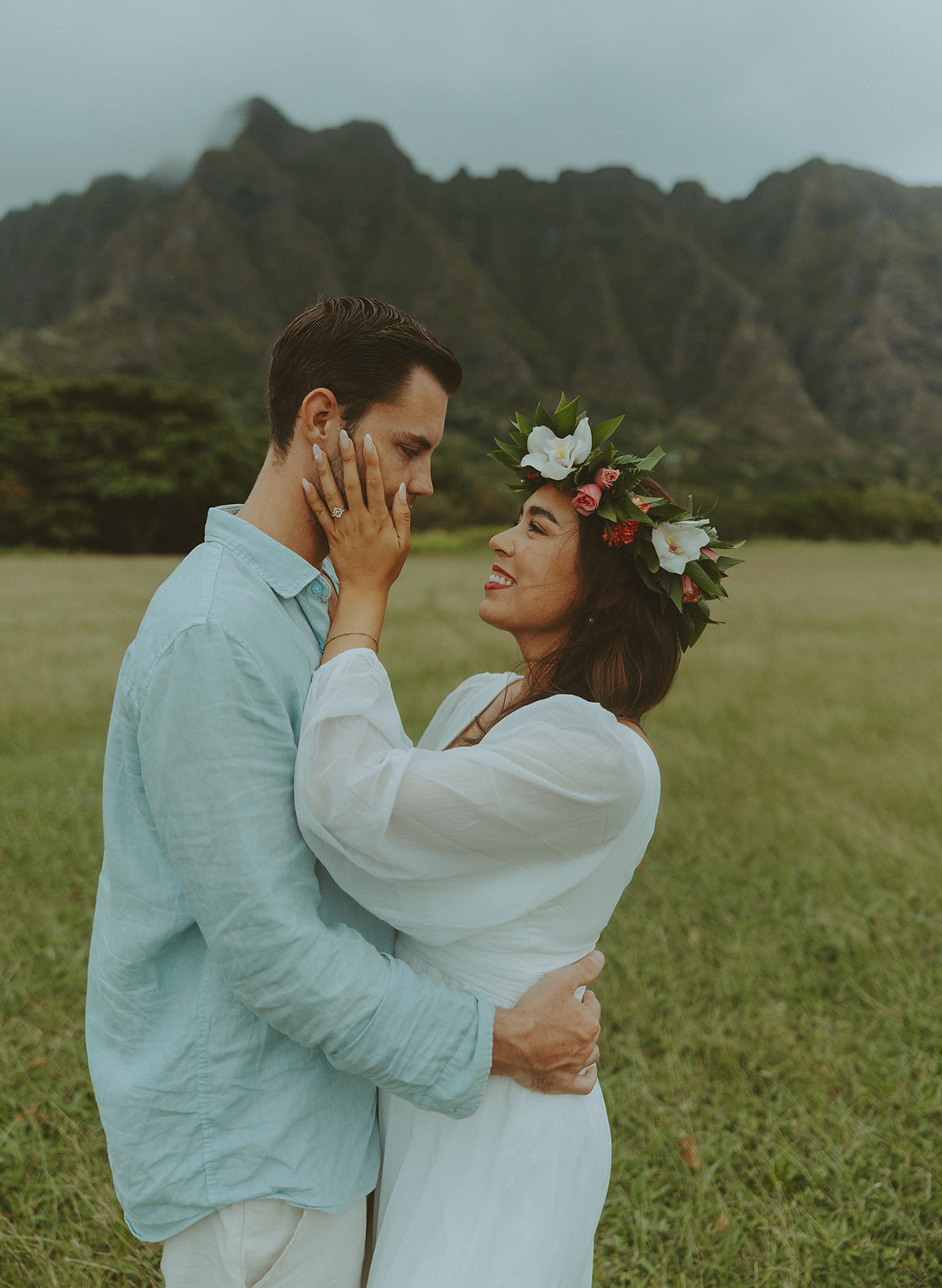 A Romantic Elopement at Kualoa Regional Park - valoryevalyn.com